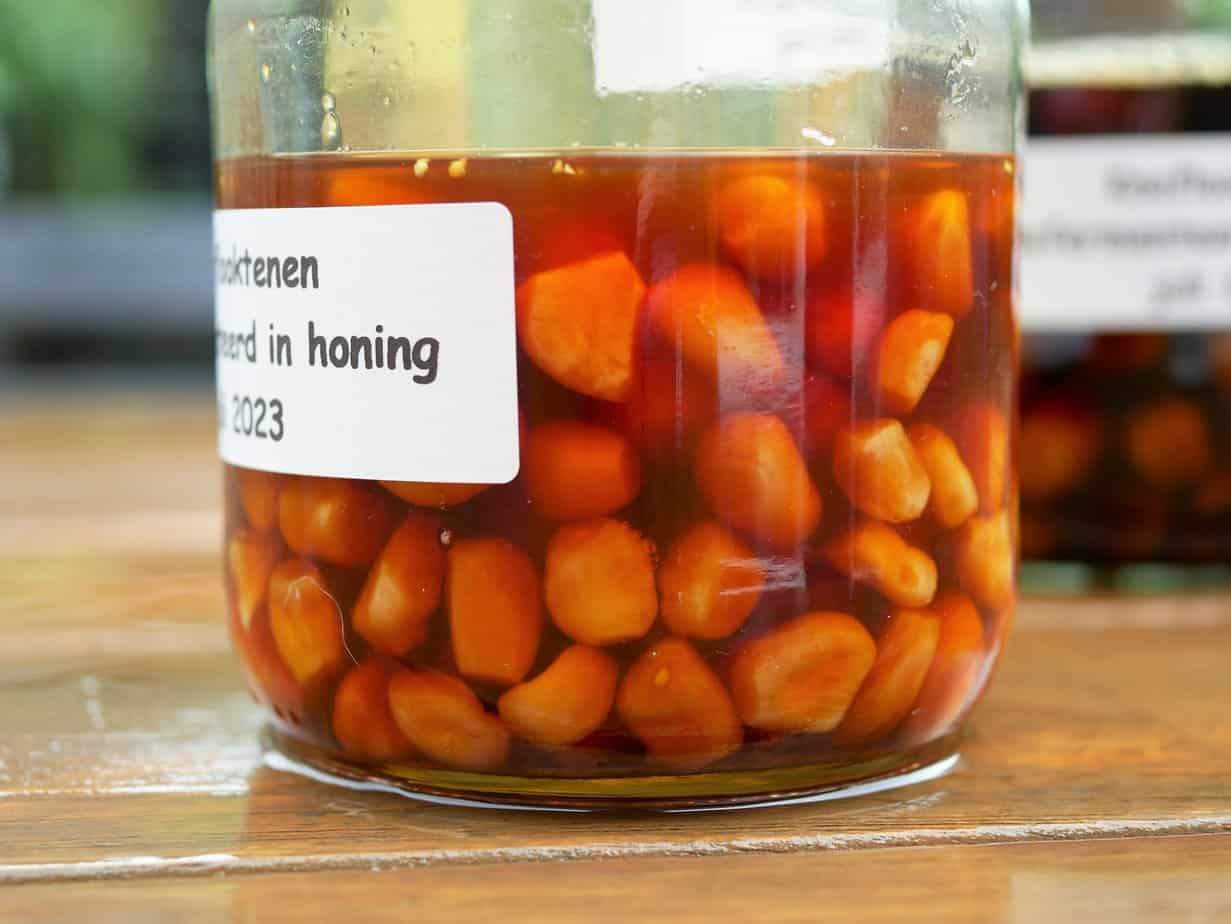 In honing gefermenteerde knoflook - Diana's mooie moestuin