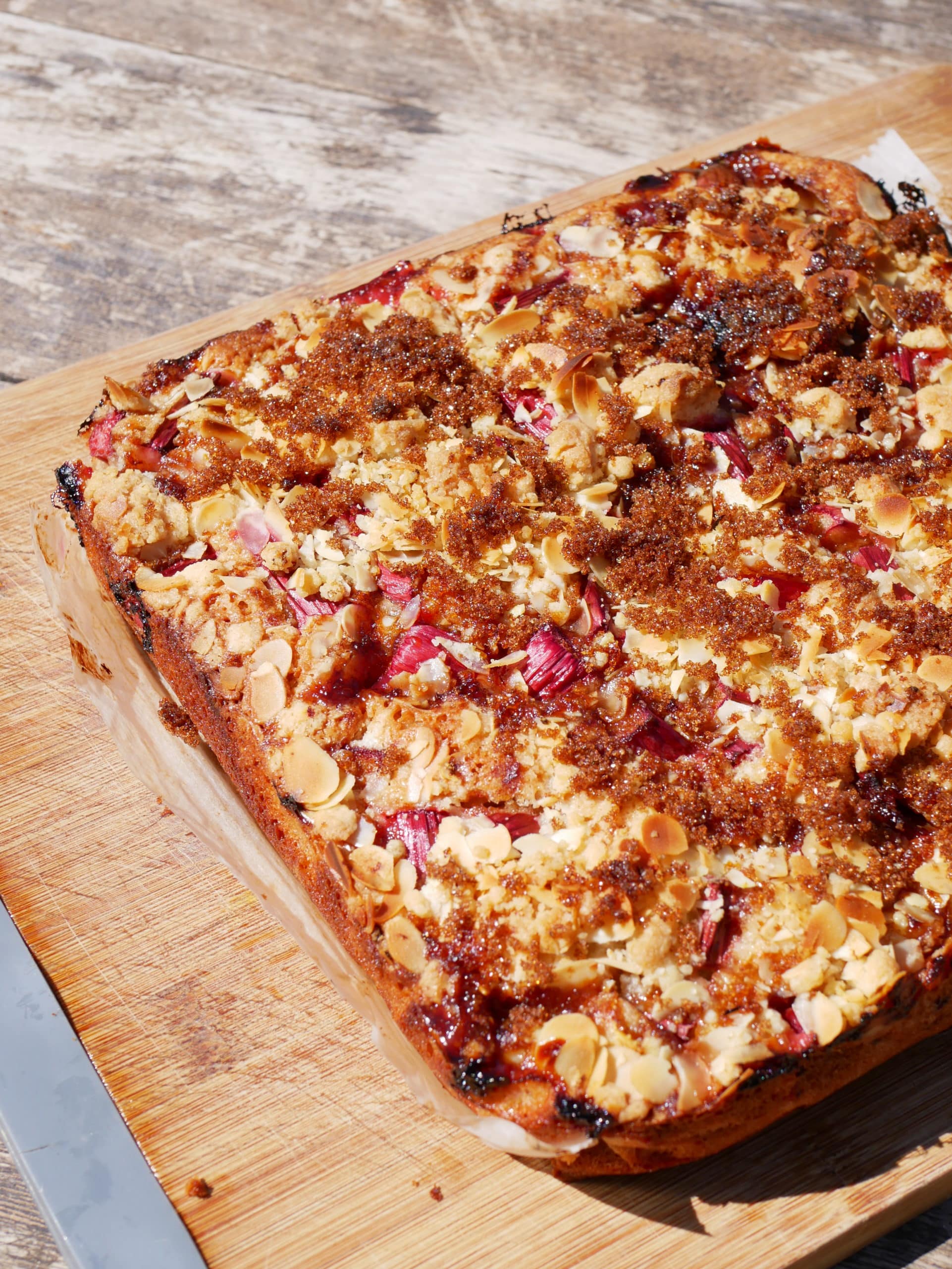 Rabarbercake met hazelnoten - Diana's mooie moestuin